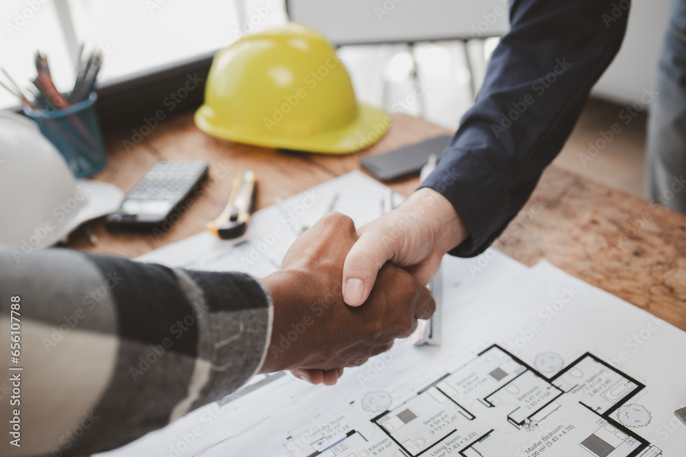 Planning meeting to edit the plans together between architects and ...