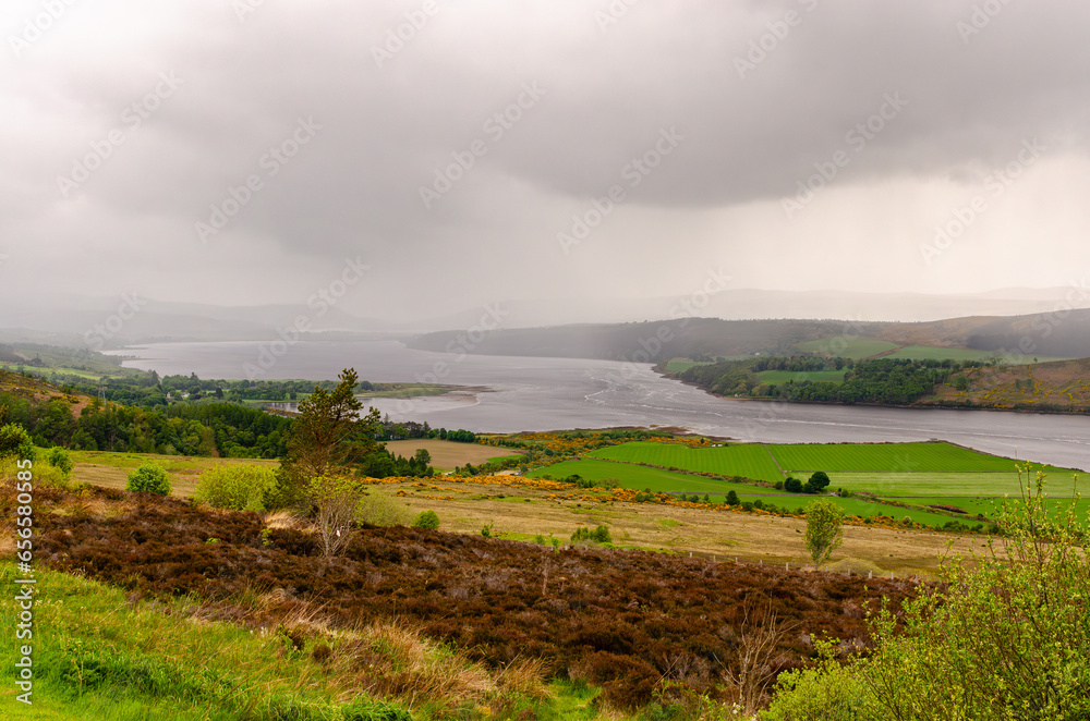 Beautiful Scottish landscape with lakes and mountains. Amazing wild ...