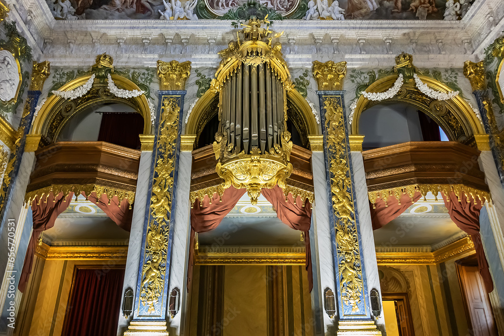 Impressive interior of 17th century Baroque Charlottenburg palace ...