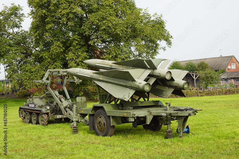 HAWK Flugabwehrraketensystem, FlaRak-System, Startgerät mit 3 ...