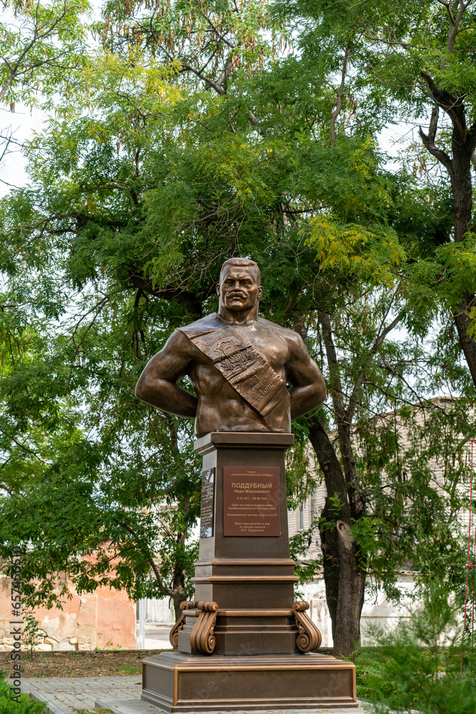 Feodosia, Crimea - September 15, 2022: Monument to Poddubny Ivan ...