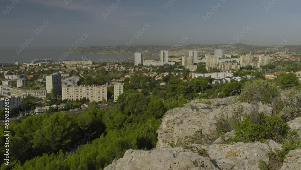 Marseille paysage depuis les quartiers Nord avec les habitations ...