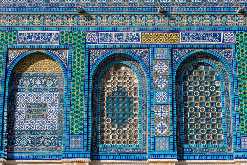 Arabic mosaic tile details on al-Aqsa mosque, Dome of the Rock Stock ...