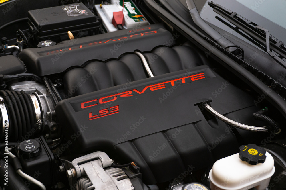 Foto de Chevrolet Corvette C6 LS3 V8 engine bay view, American Muscle Car engine cover - High ...