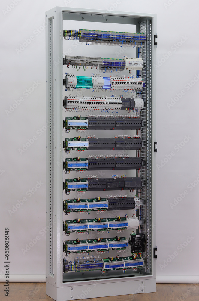 Foto de Electric switchboard for Lutron, Tantron and Zennio automation ...