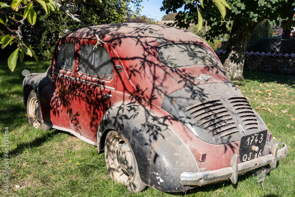 Renault 4CV old car coming out of the barn oldtimer old vintage retro ...