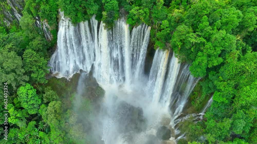 Vidéo Stock A colossal waterfall remains concealed. Its roaring cascade ...