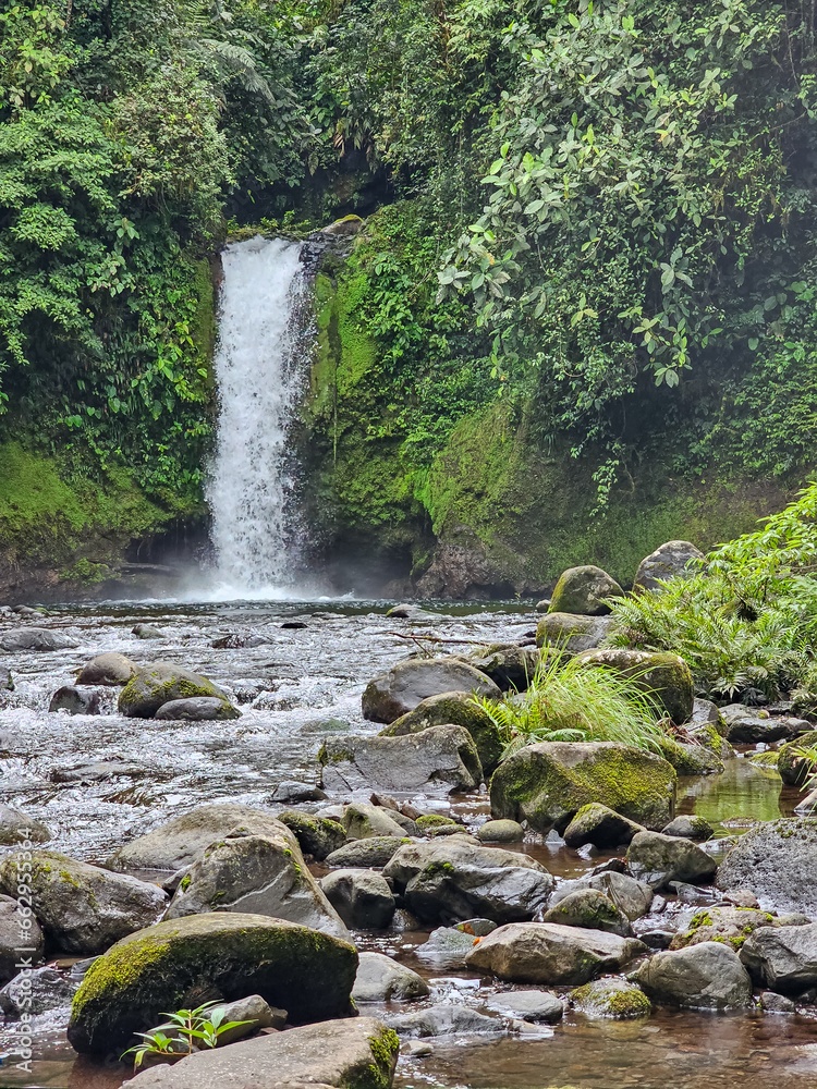 Recorrido por montañas y ríos de Chiriquí en Panamá Stock Photo | Adobe ...