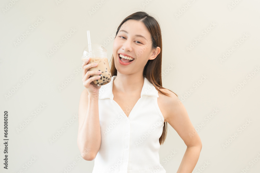 Photo Beverage and food concept, Happy asian young woman hand holding ...