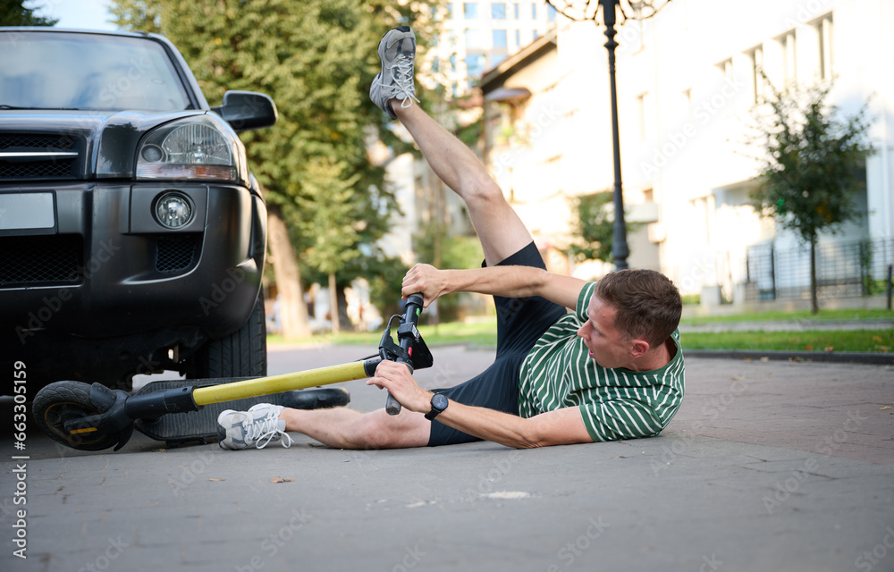 Man fell from an electric scooter and was injured. Active man broke his ...