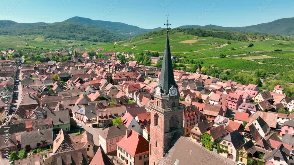 Bergheim, Alsace, France. Vue aérienne de l'un des plus beaux villages ...