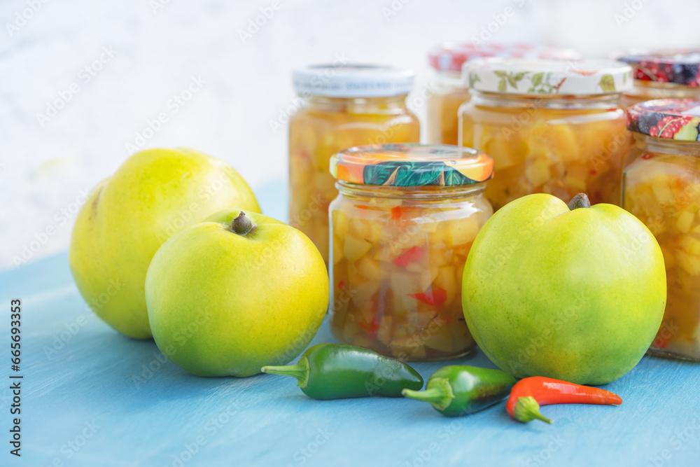 Quitten Chutney, die Quitten-Ernte verarbeiten Stock Photo | Adobe Stock