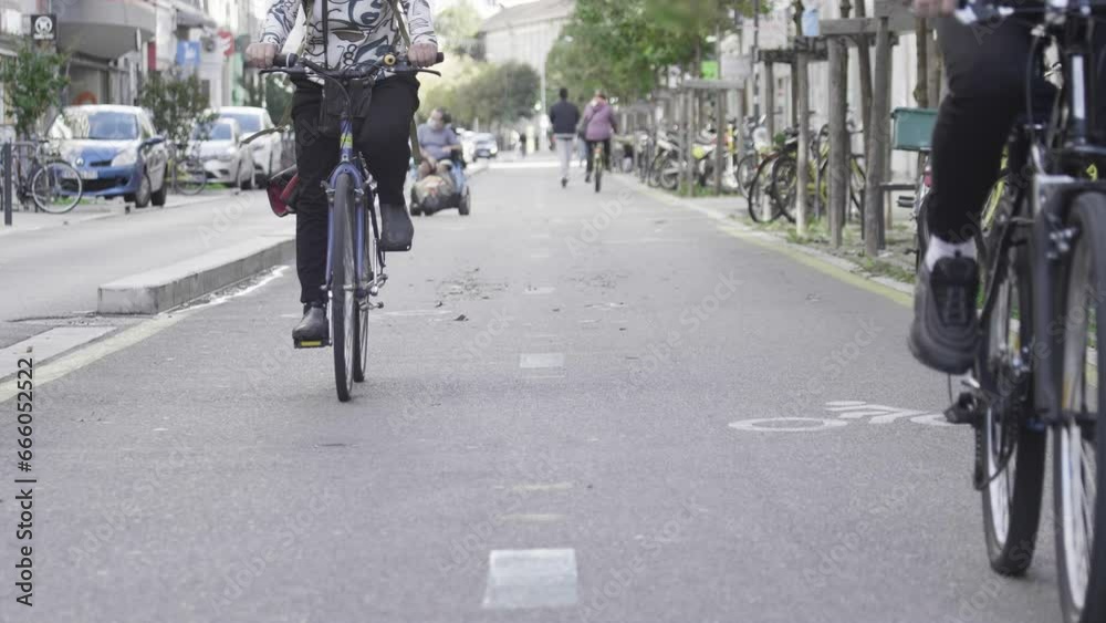 piste cyclable, vélo, trottinette électrique, écoresponsable, écologie ...