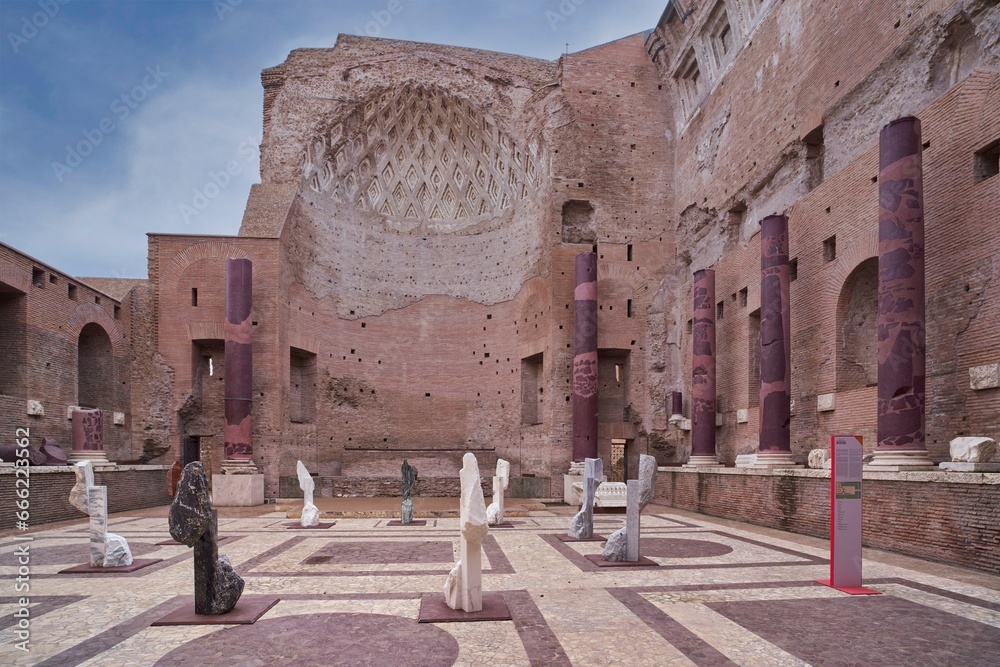 Tempio di Venere e Roma (Temple of Venus and Roma), largest temple in ...