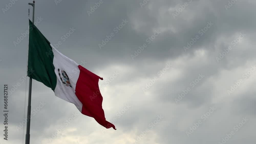 bandera de México en el zocalo de la CDMX Stock Video | Adobe Stock