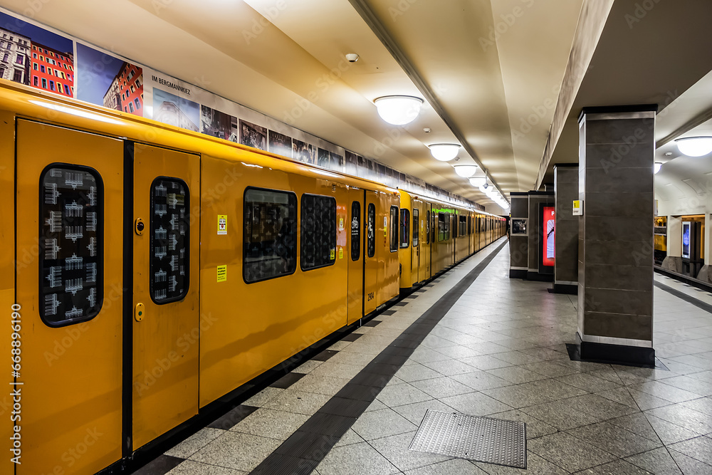 Mehringdamm (opened in 1924 as Belle-Alliance Strasse, current name ...