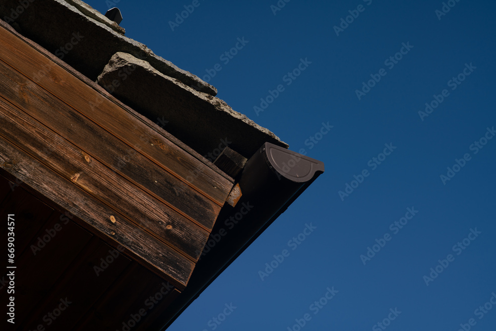 roof, particular truss with exposed wooden beams. interlocking beam ...