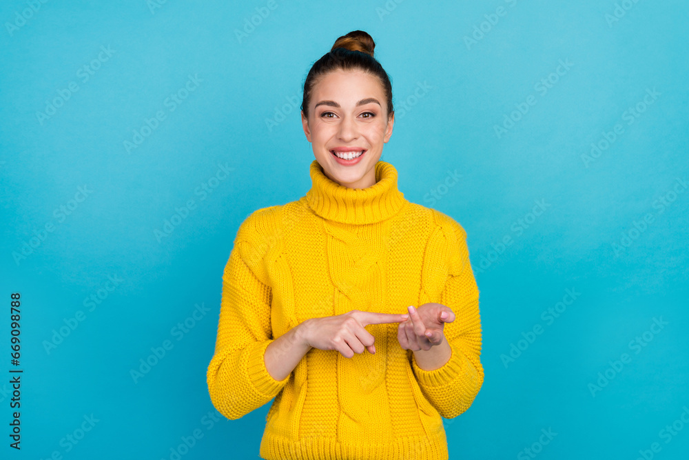 Smiling young woman crooking fingers count daily routine tips isolated ...