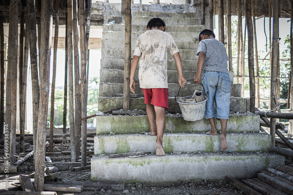 Poor children forced to do construction work, child labor, abuse To the ...