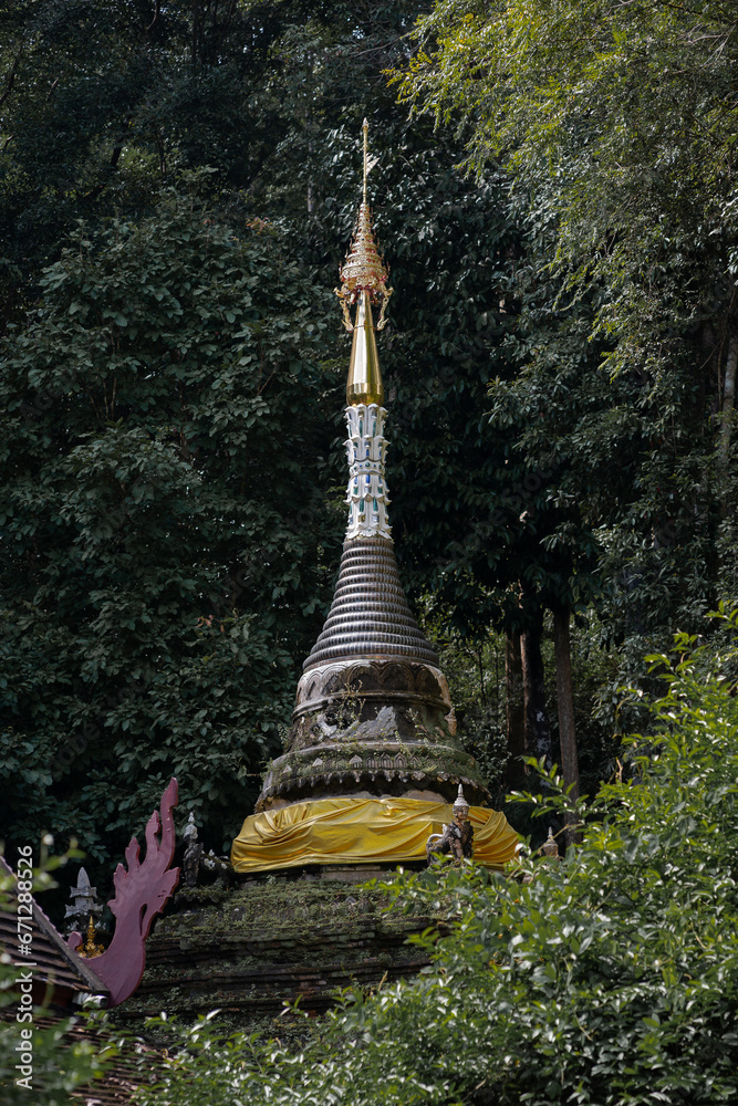 Photo & Art Print Ancient pagoda of Wat Palad or Wat Pha Lat temple the ...