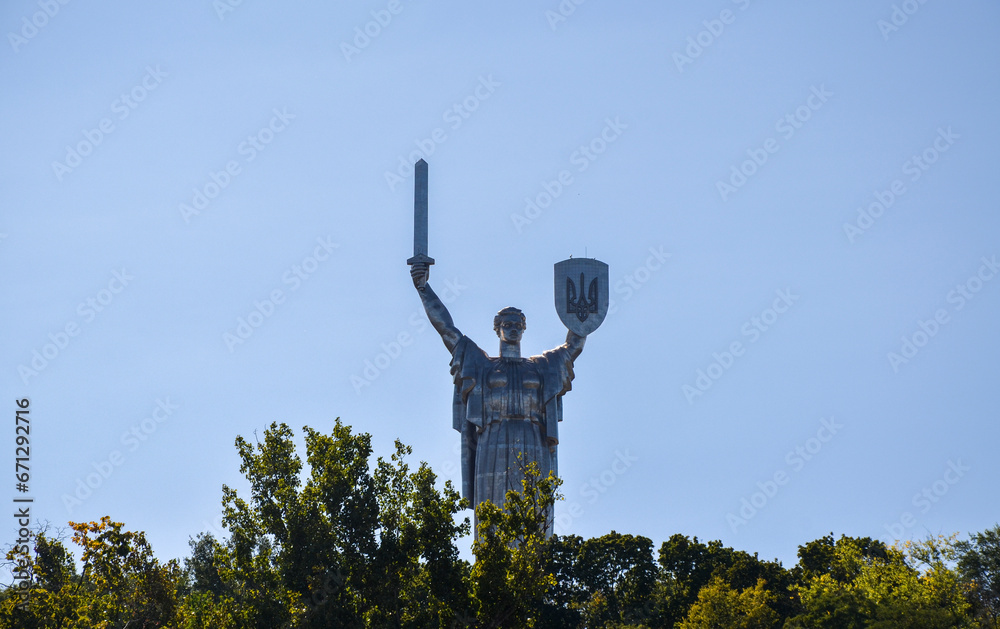 The towering Mother Ukraine statue in Kyiv lost its hammer-and-sickle ...