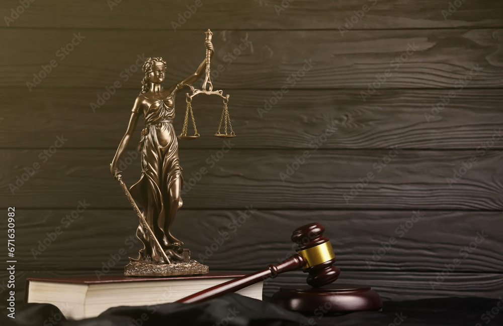 The Statue of Justice - lady justice or justitia the Roman goddess of ...