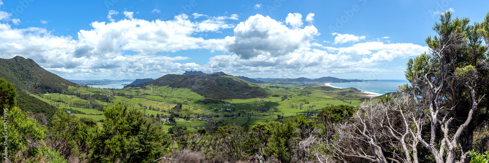 Whangarei Heads: Busby Head Track Trail with View on Mount Manaia ...