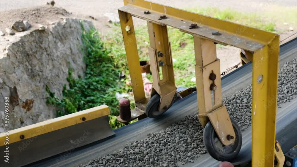 Aggregate supply system consists of a hopper, belt feeder and aggregate ...