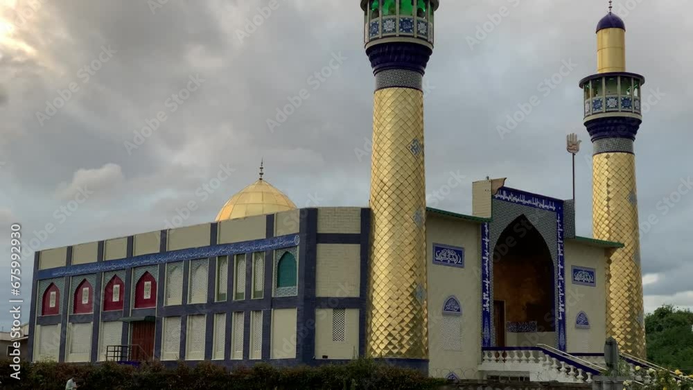 Golden mosque and blue sky, Imam Bargah, Beautiful golden domes of the ...