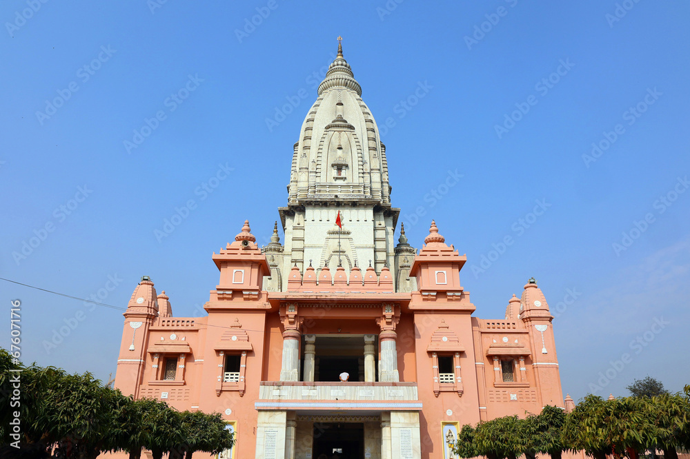 Kashi Vishwanath Temple is a famous Hindu temple dedicated to Lord ...