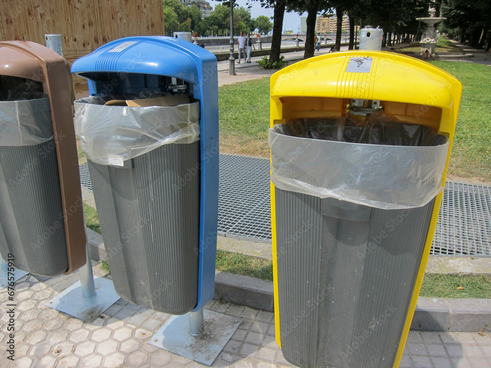 Detailed plan of three bins, yellow, brown and blue, paper, packaging ...