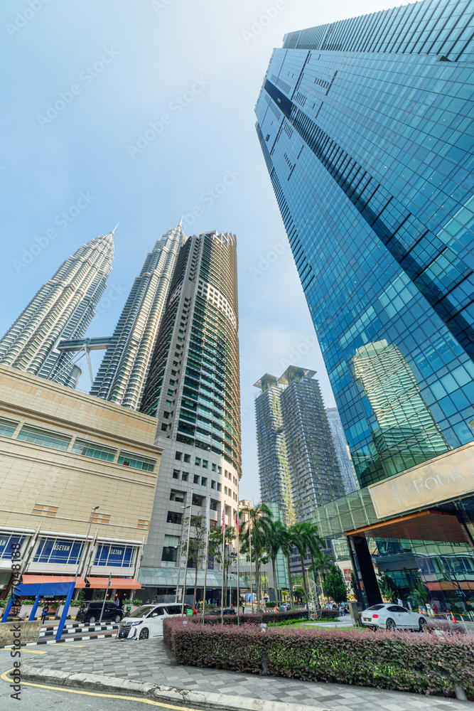 Bottom view of the Petronas Twin Towers in Kuala Lumpur Stock Photo ...