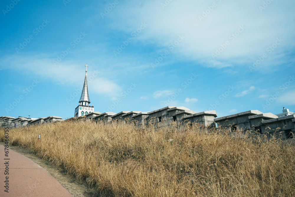 SEOUL, KOREA, NOVEMBER 13, 2023: Fortress Wall of Seoul in autumn ...