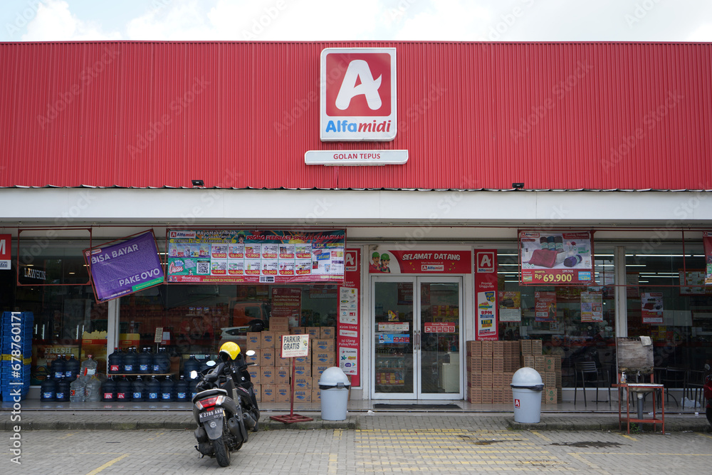 Alfamidi is a supermarket chain with many branches in Indonesia. This ...