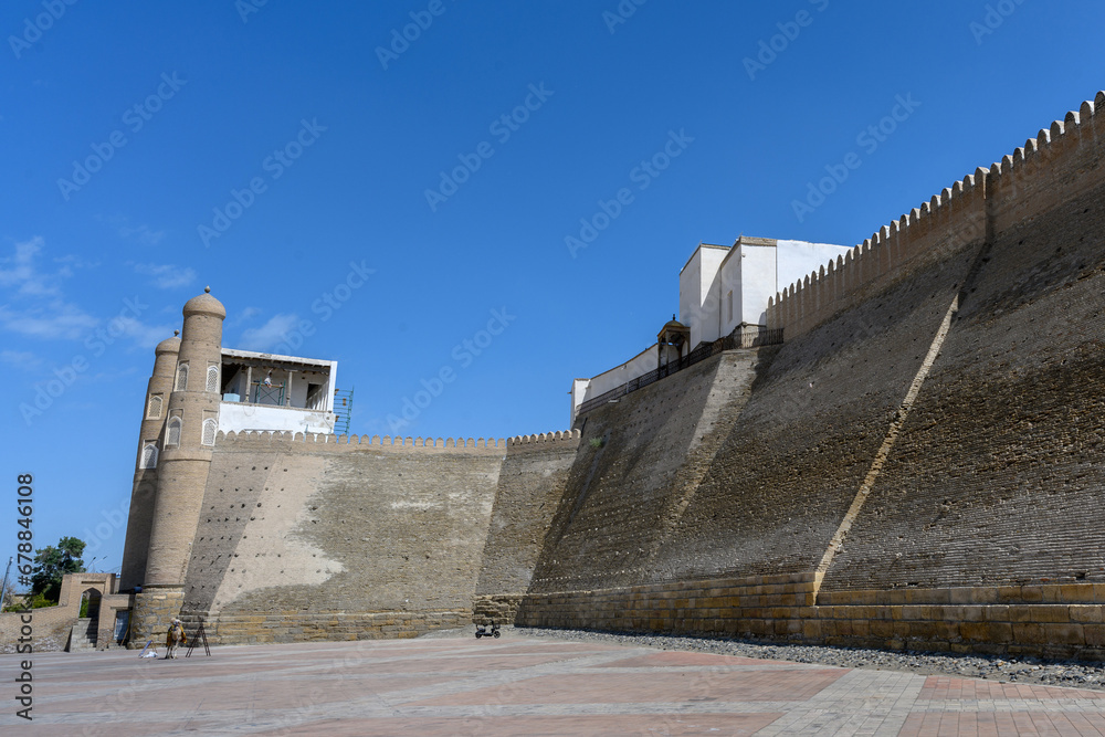 Foto de The Ark of Bukhara walls. The Ark Citadel is an ancient massive ...