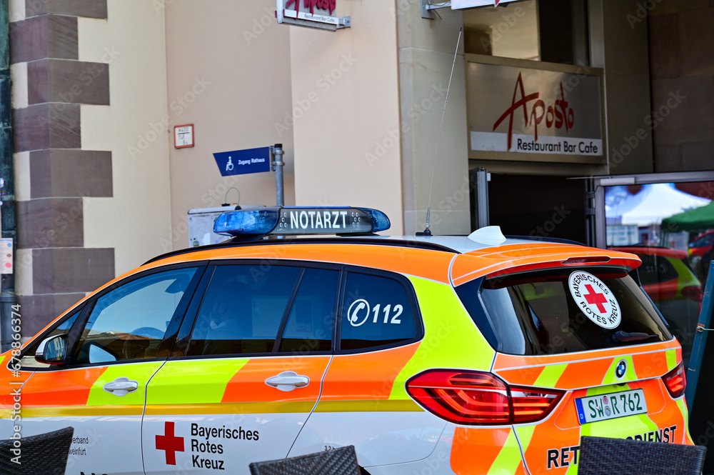 Deutscher Notarzt, bzw. Rettungswagen als BMW F45, BMW 2er Active ...