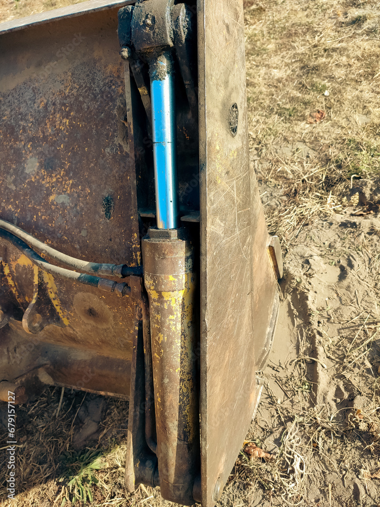 Tractors, bulldozers, excavators hydraulic system. Details of ...