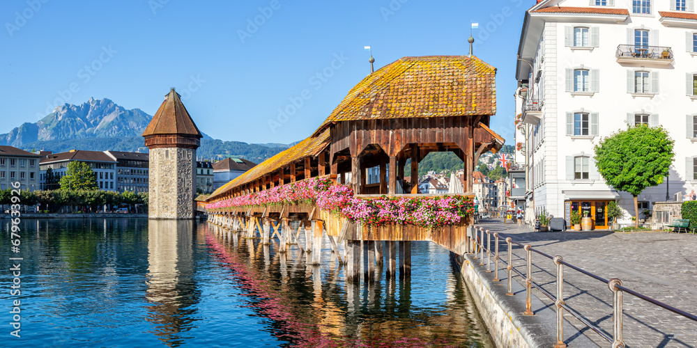 Lucerne city at Reuss river with Kapellbrücke and Pilatus mountain ...