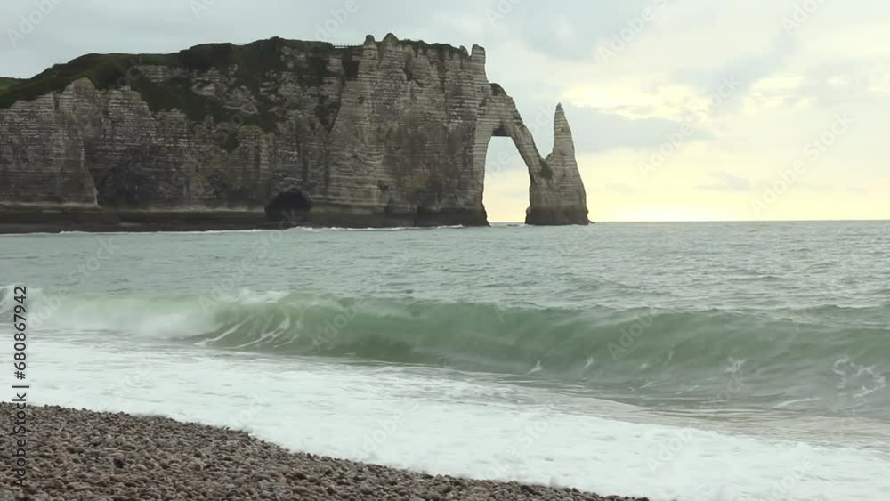 Vidéo Stock The English Channel waves with cliffs Aval and Needle of ...