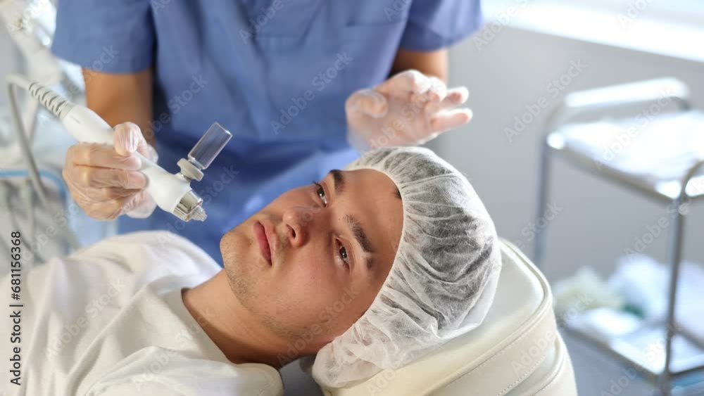 cosmetic doctor refines hydrogen oxygen cleaning procedure, ensuring ...