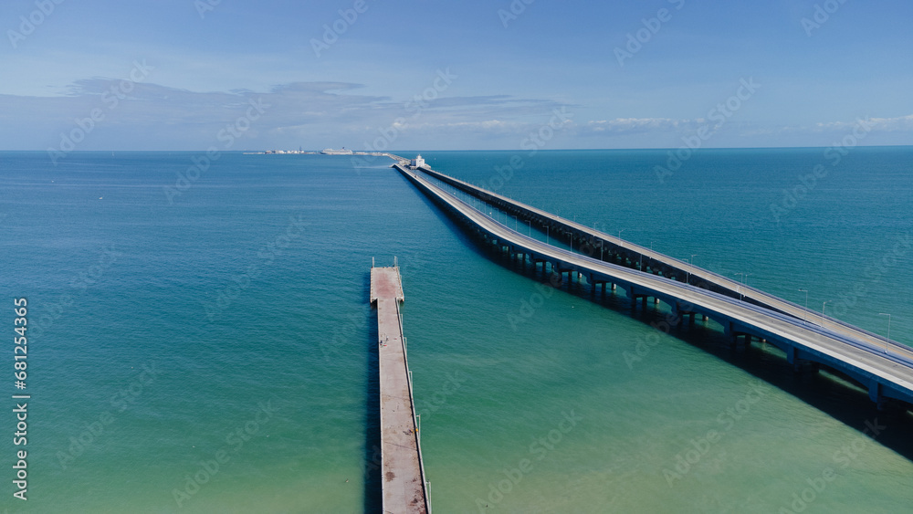 El muelle más largo del mundo. Progreso, Yucatán. Stock Photo | Adobe Stock