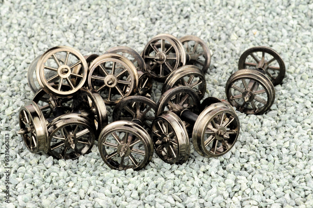 Metal spoked model railway wheels with axles in 00 gauge or 1/76 scale ...