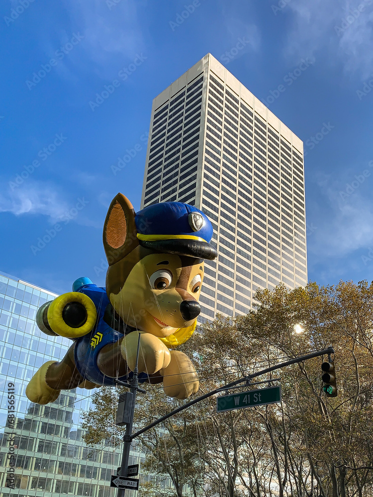 The 95th Annual Macy's Thanksgiving Day Parade Chase from Paw Patrol ...