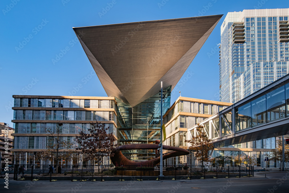 Minneapolis Public Library in downtown Minneapolis, Minnesota, exterior ...