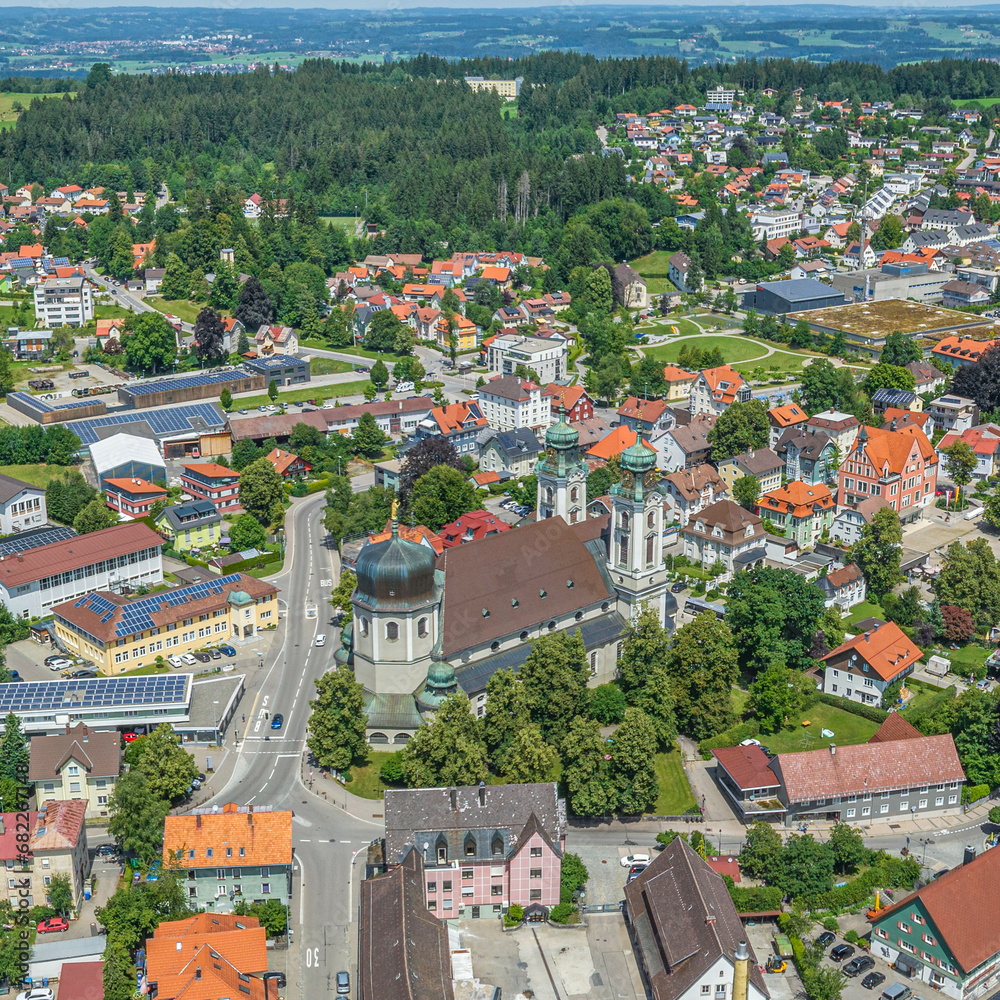 Lindenberg im Westallgäu im Luftbild, Blick auf die markante ...