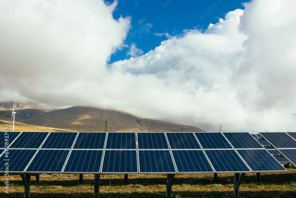 Resilient Italian mountainous landscape with large expanses of hills ...