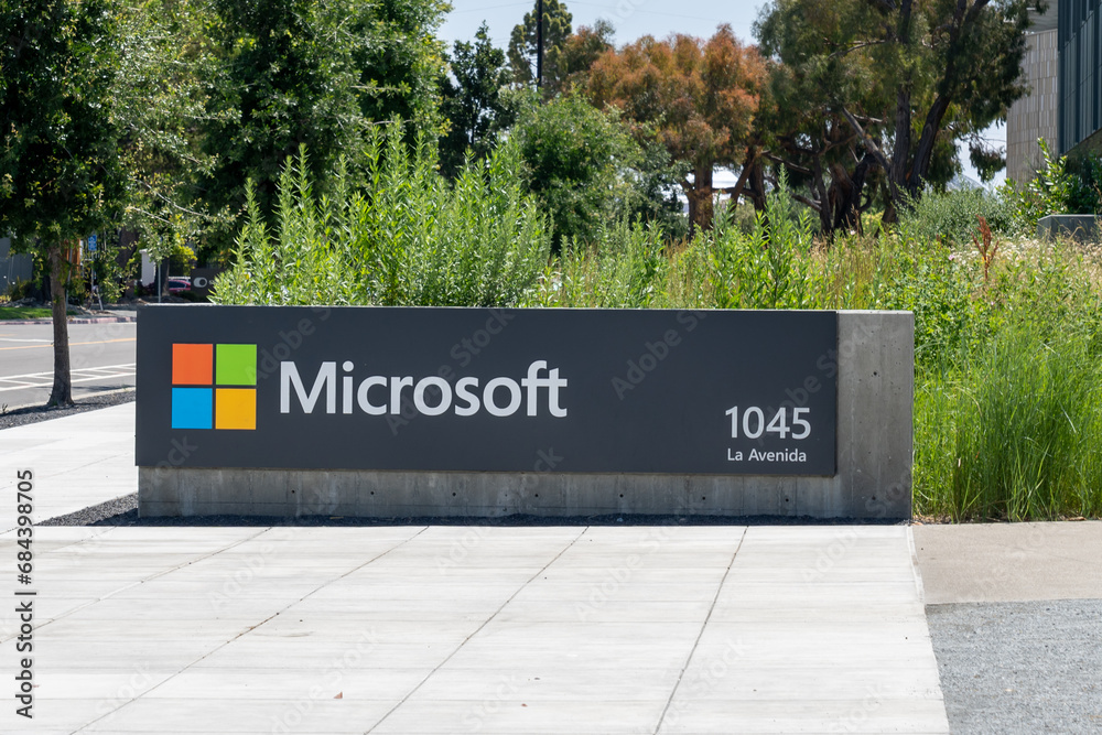 Microsoft Silicon Valley Corporate campus in Mountain View, California ...