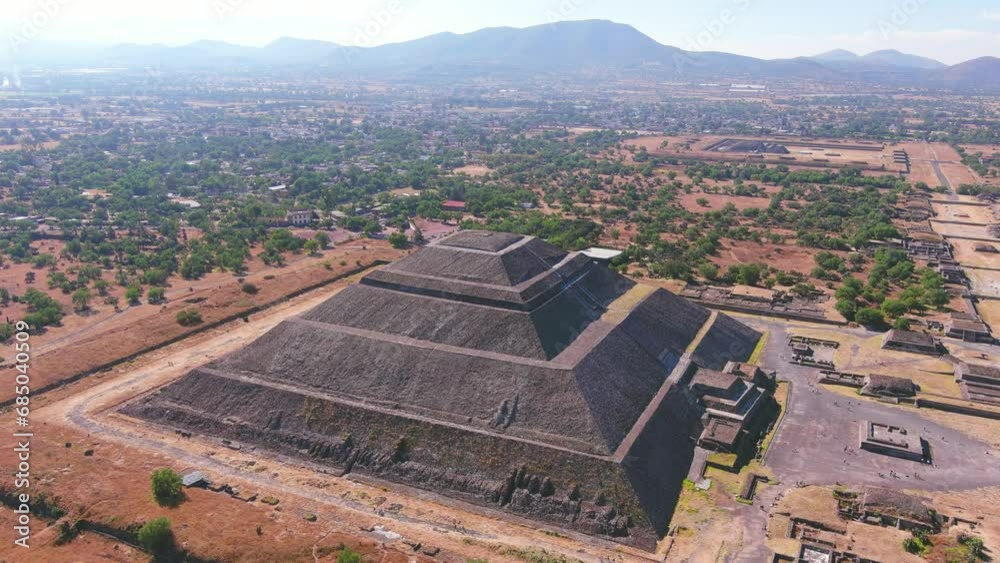 Teotihuacan, Mexico: Aerial view of Pyramid of the Sun (Pirámide del ...