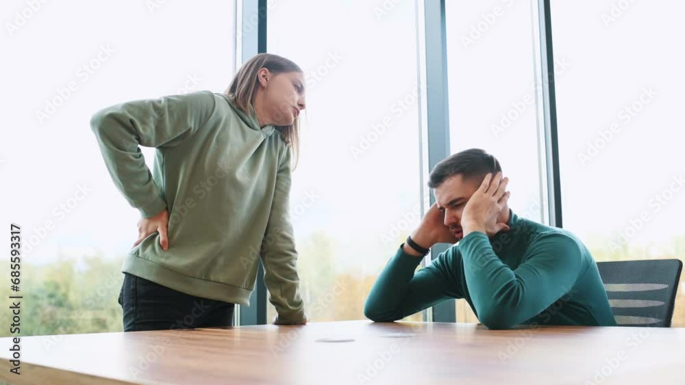 Vidéo Stock Dramatic Scene Young Couple Arguing. Domestic Violence and ...