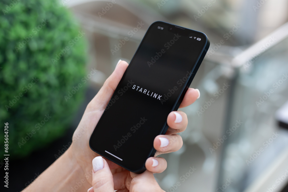 Apple iPhone 14 with Satellite internet constellation operated SpaceX ...